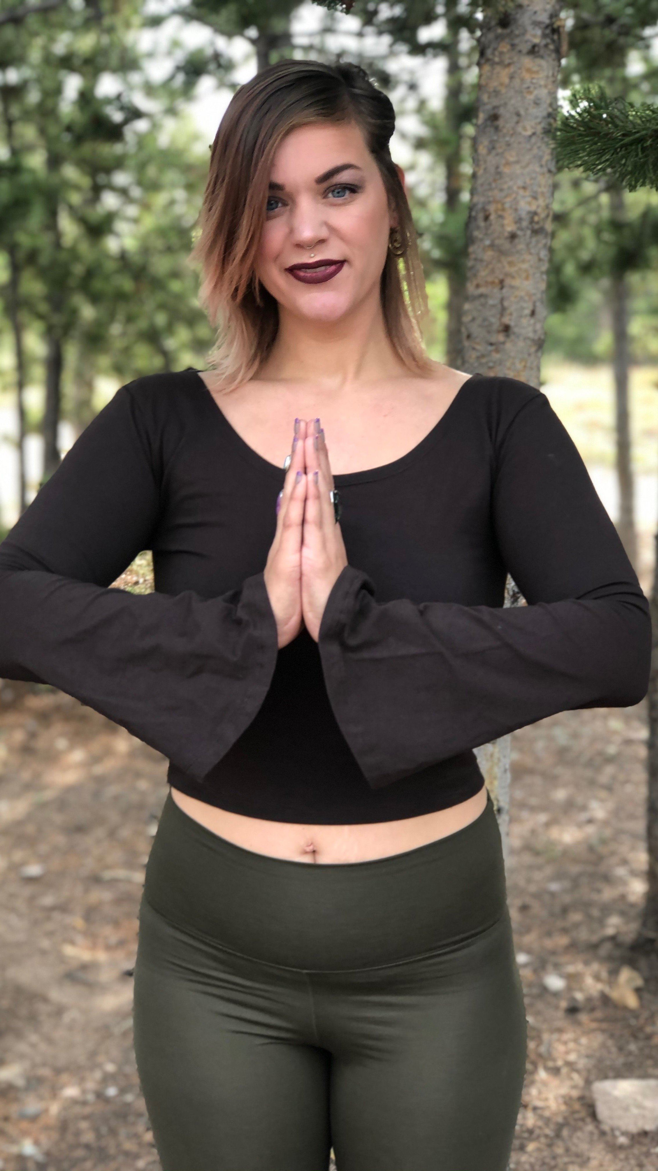 BELL SLEEVE CROP TOP – UmbaLove